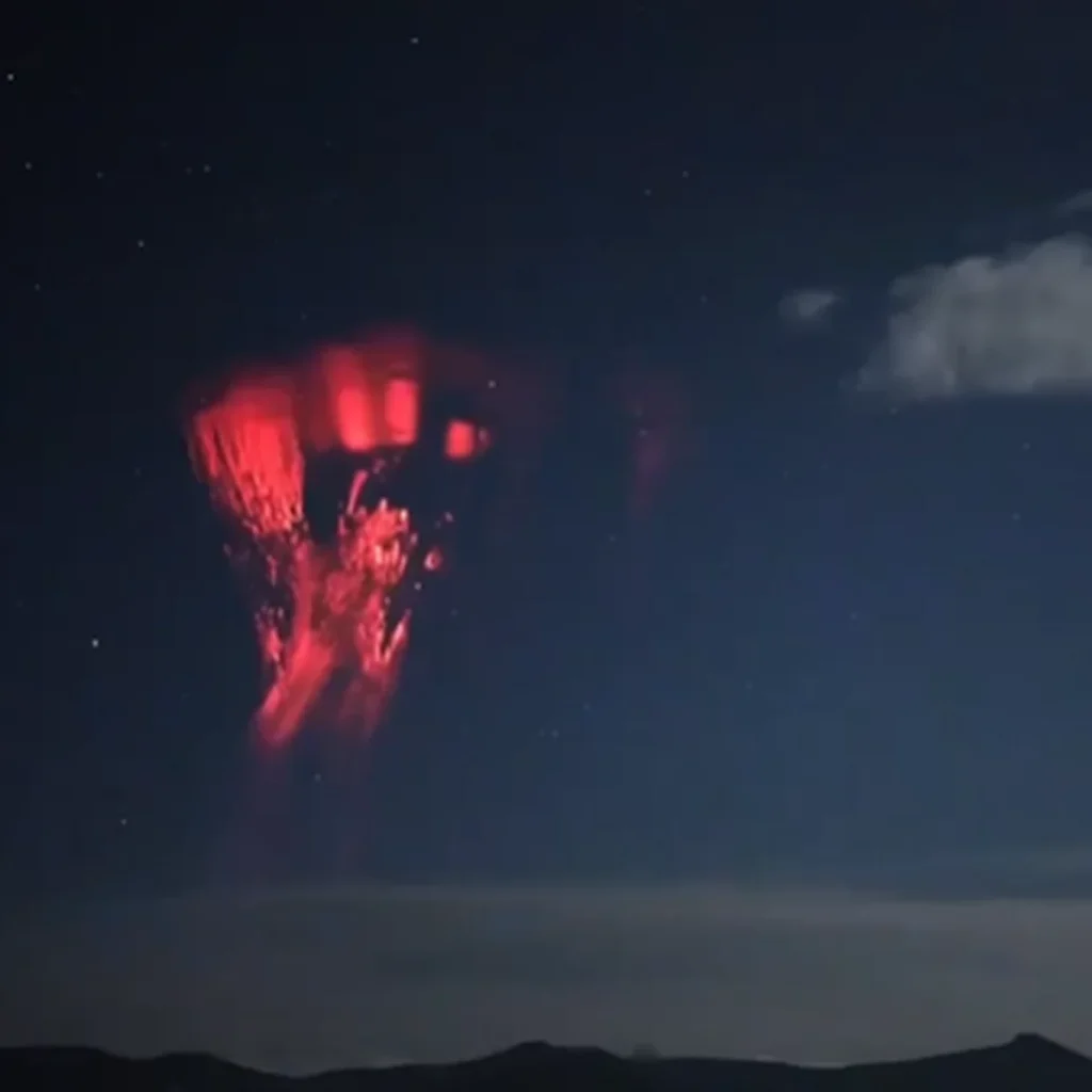 Rare Red Sprites Flash Over Tibet in Stunning Storm Display